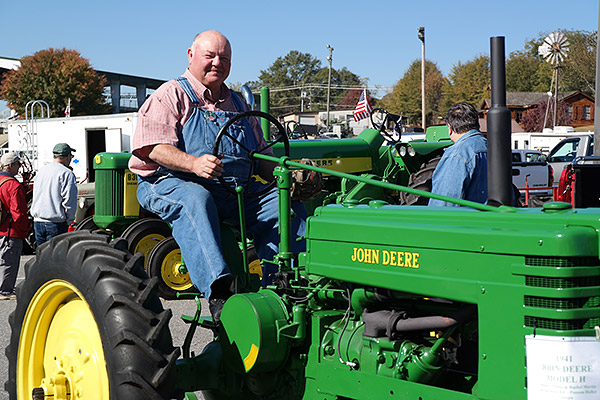 Samsung 16-50mm f/2-2.8 lens review: Professional, uniquely fast wide ...