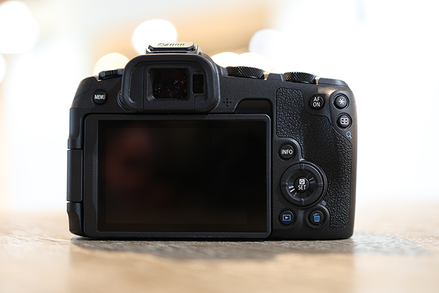 Hands-on Preview: Canon announces new APS-C R50 and full-frame R8 ...