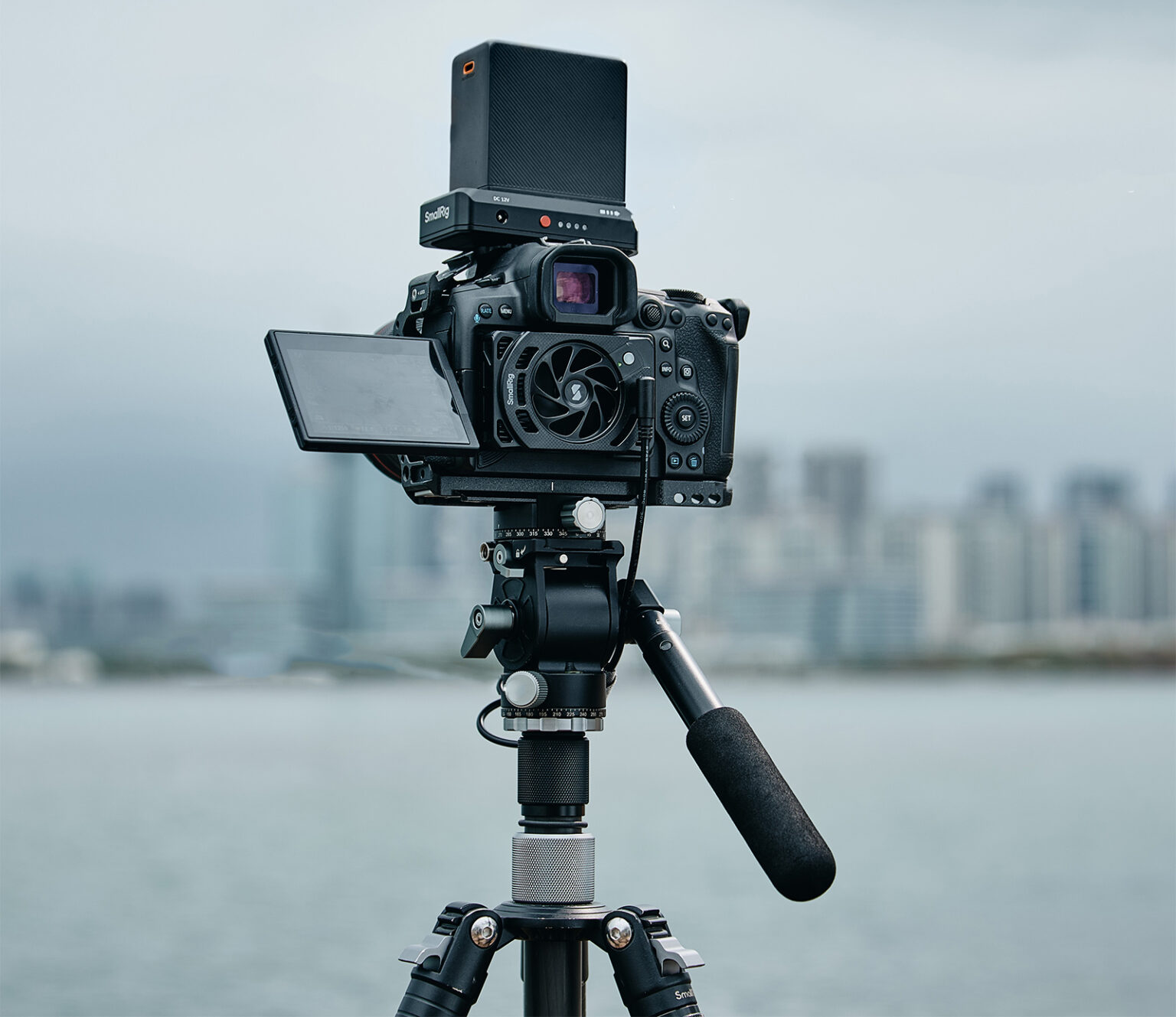 Canon EOS R5 and R5 II Overheating Solved With SmallRig Cooling Fan ...