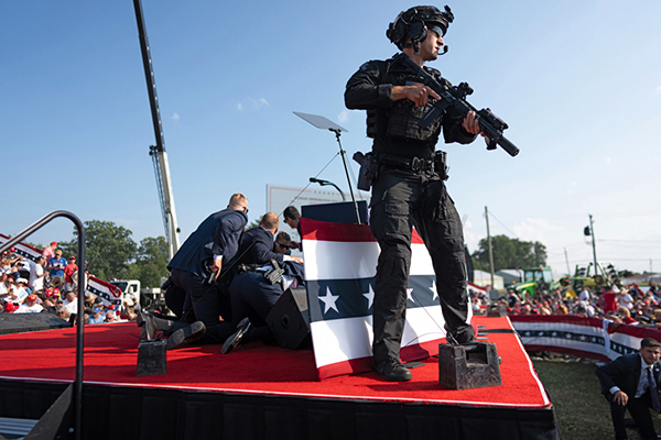 New York Times Photojournalist Doug Mills Wins 2025 Pulitzer Prize For ...
