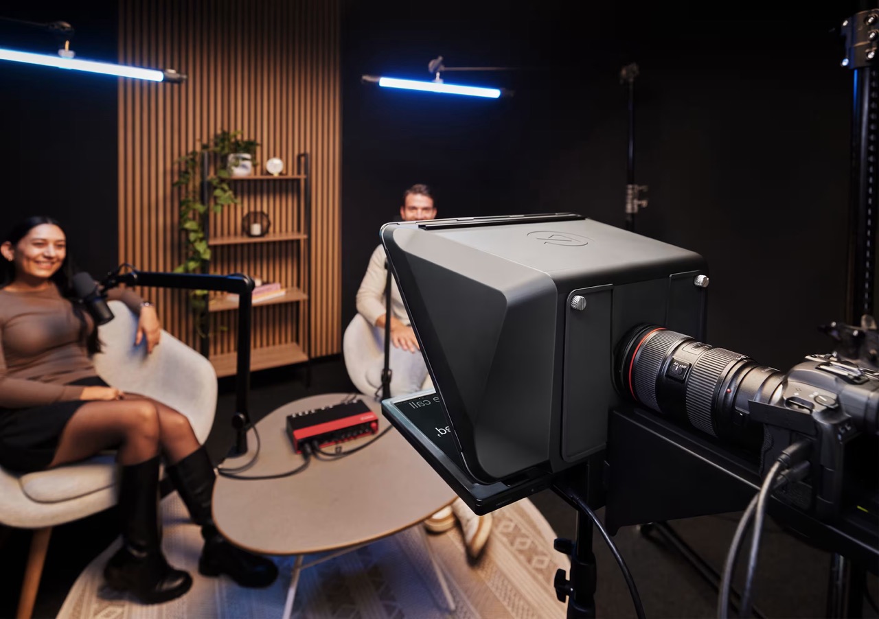 Elgato’s Prompter XL Expands on the Pro Creator Tool We Use in Our Studio - Imaging Resource