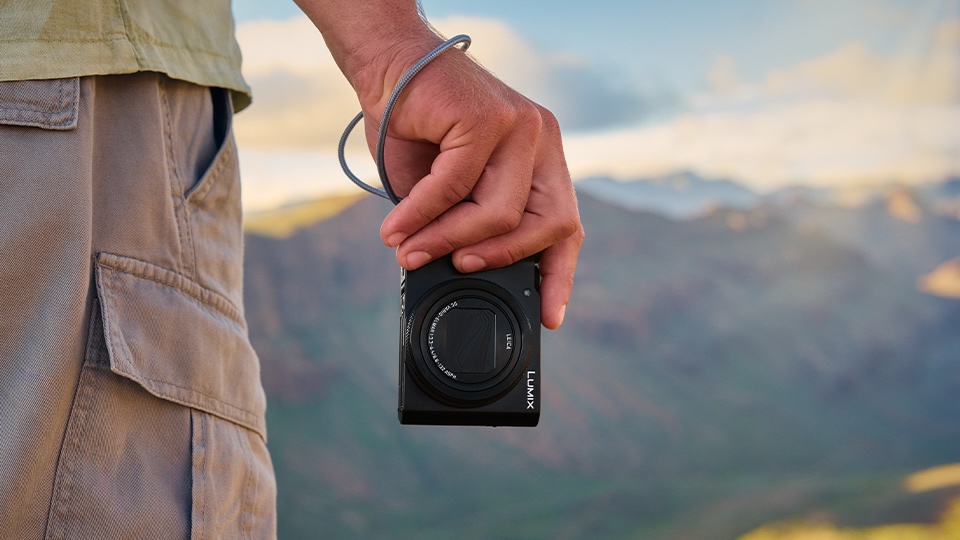 Panasonic Introduces Lumix ZS300 With Leica Lens, 4K Video, and 1-Inch ...